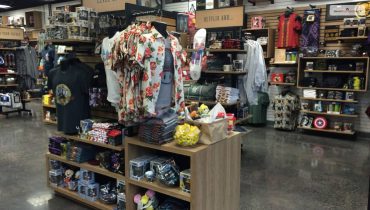 Boxlunch: Famous Retail Chain Hot Topic Makes New Retail Offe...
